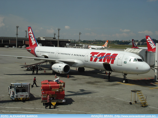 TAM recebe dois novos aviões da Airbus - Portal Aviação Brasil